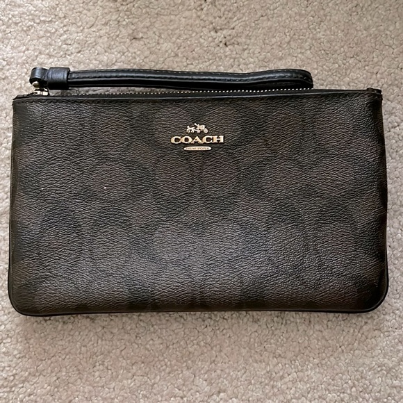 Coach | Bags | Coach Large Corner Zip Wristlet In Signature Canvas ...